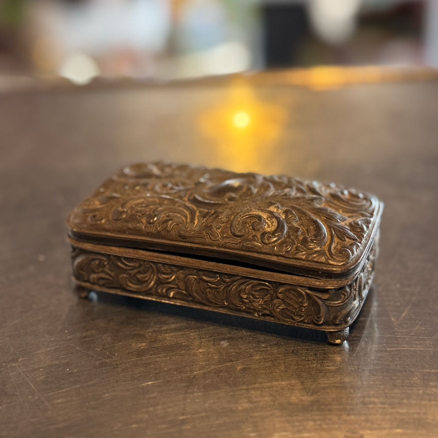 Sweet jewellery box – Mount Vic and Me