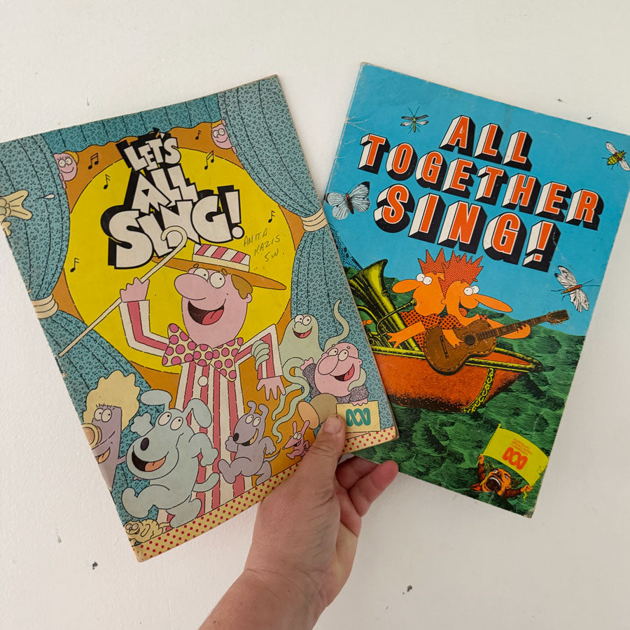 Kids singing book set – Mount Vic and Me